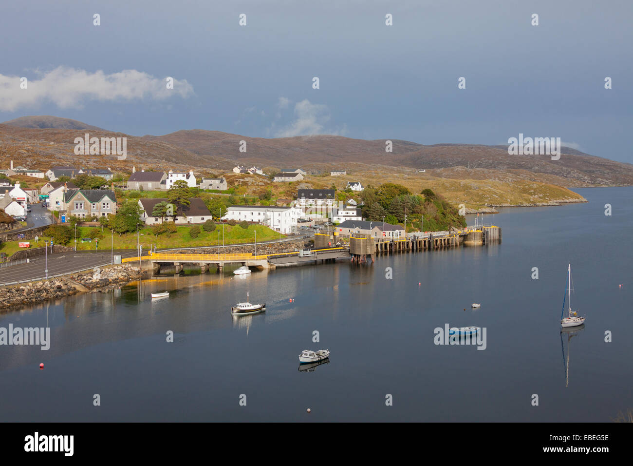 Isle of harris tarbert hi-res stock photography and images - Alamy