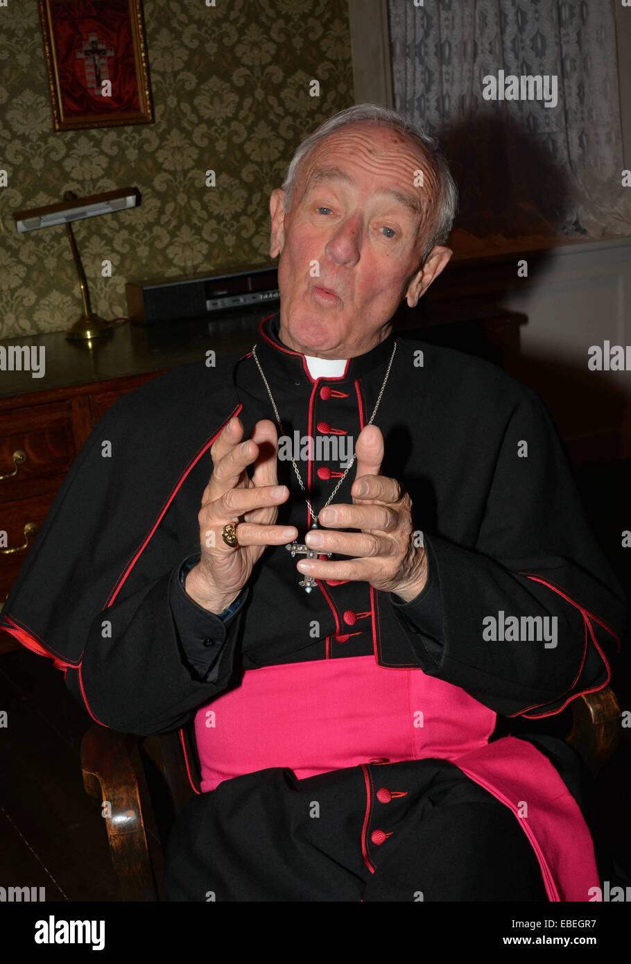 Father Ted's Father Jack actor Frank Kelly dons his priestly robes once ...