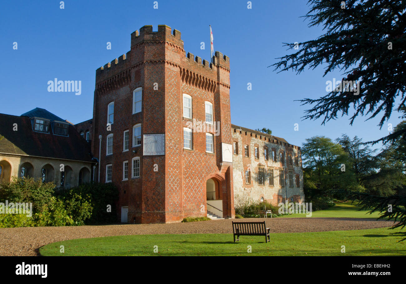 Farnham castle hi-res stock photography and images - Alamy