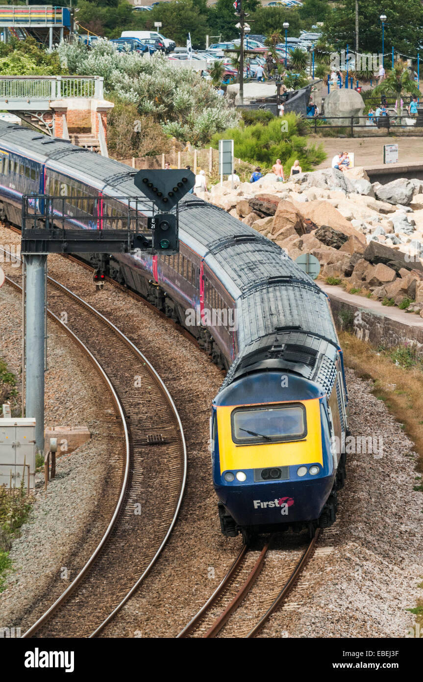 First Great Western high speed train on the curve at Langstone Rock ...