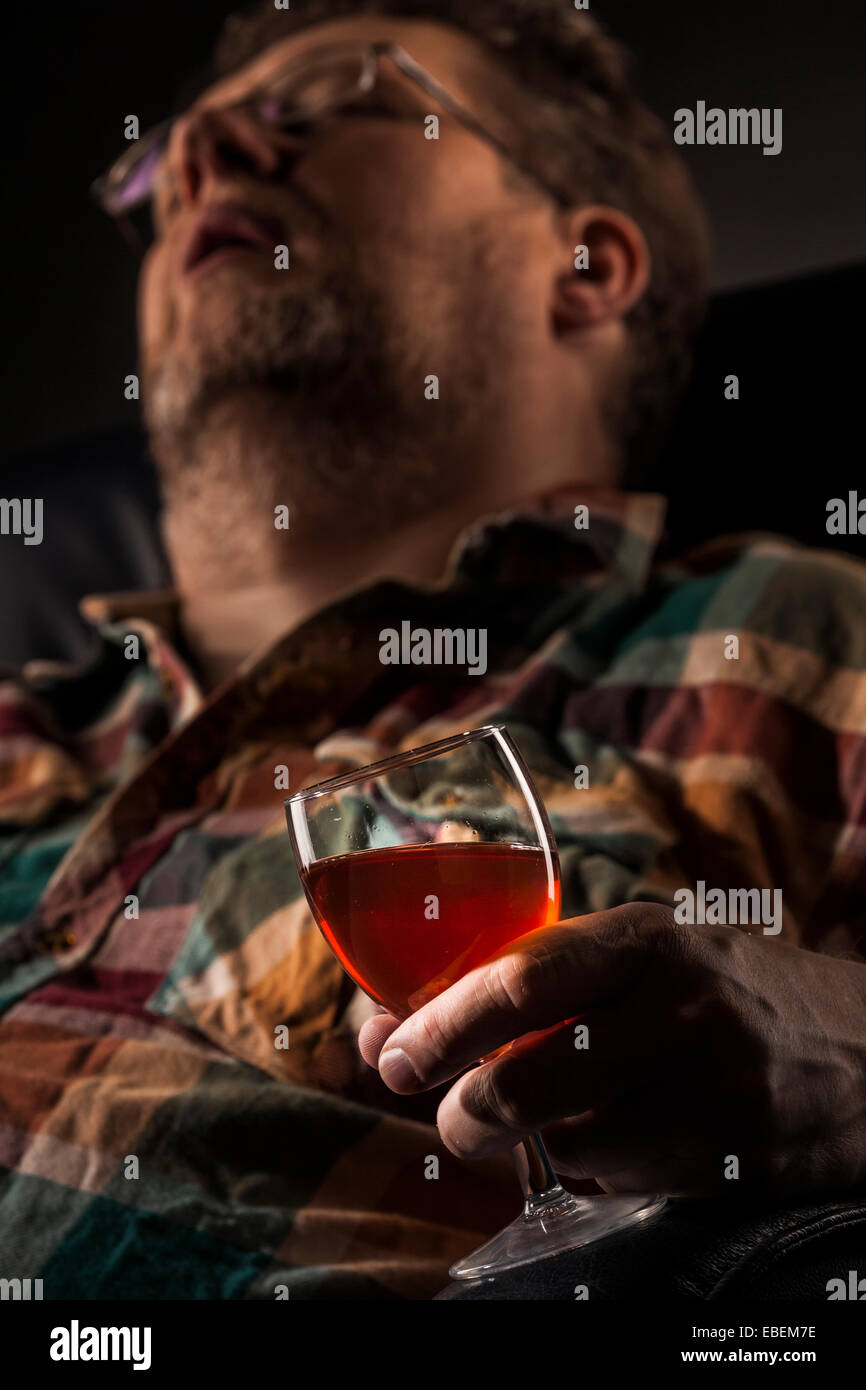 Drinking men hi-res stock photography and images - Alamy