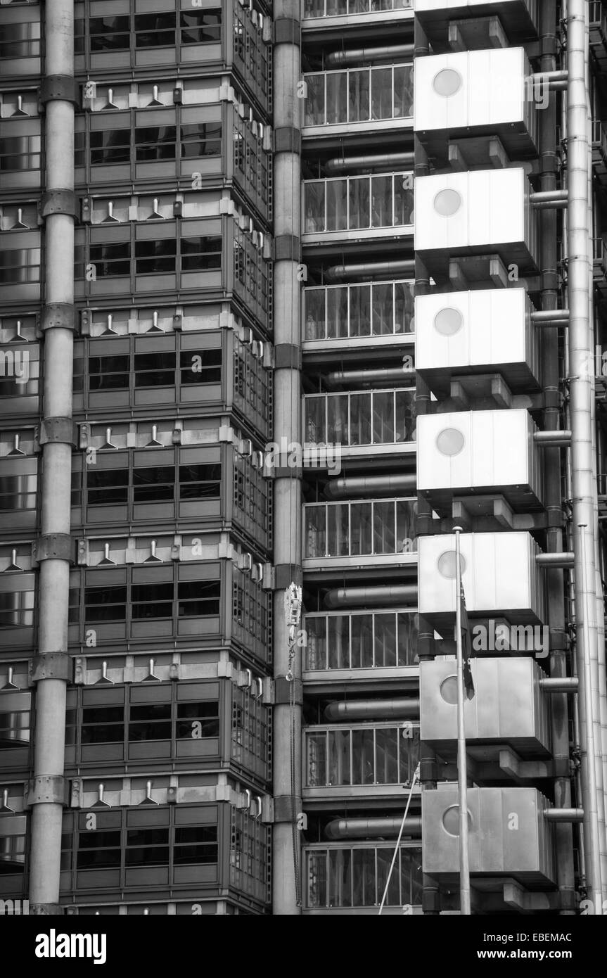 Modern commercial architecture uk Black and White Stock Photos & Images ...