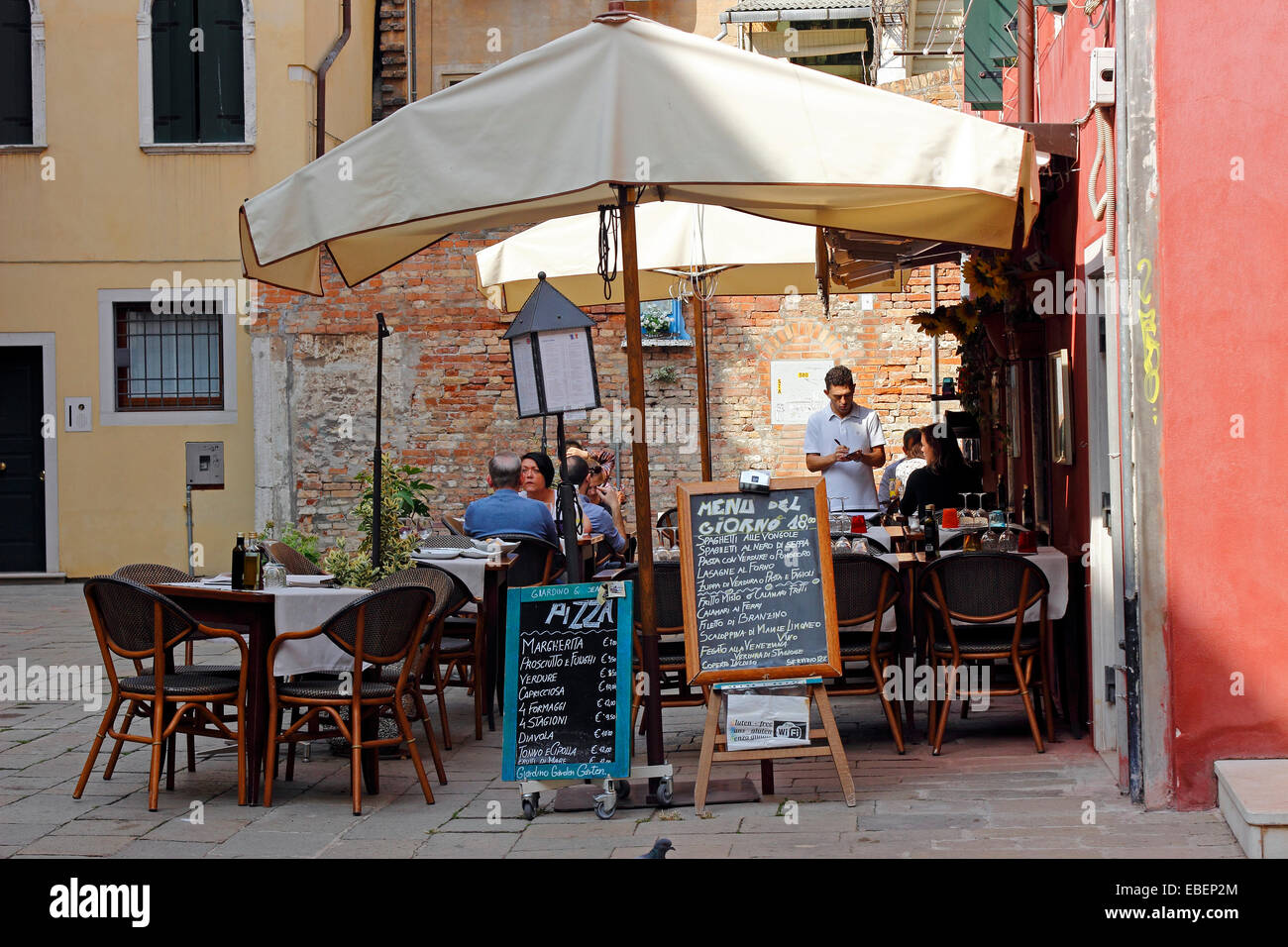 Very small restaurant hi-res stock photography and images - Alamy