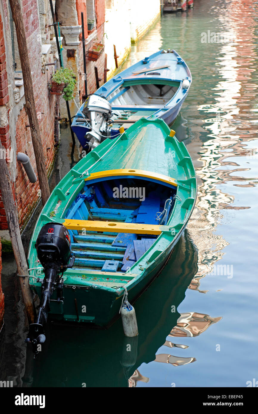 Venice small boats hi-res stock photography and images - Alamy