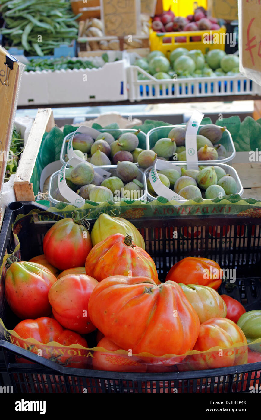 Vegetable display hi-res stock photography and images - Alamy