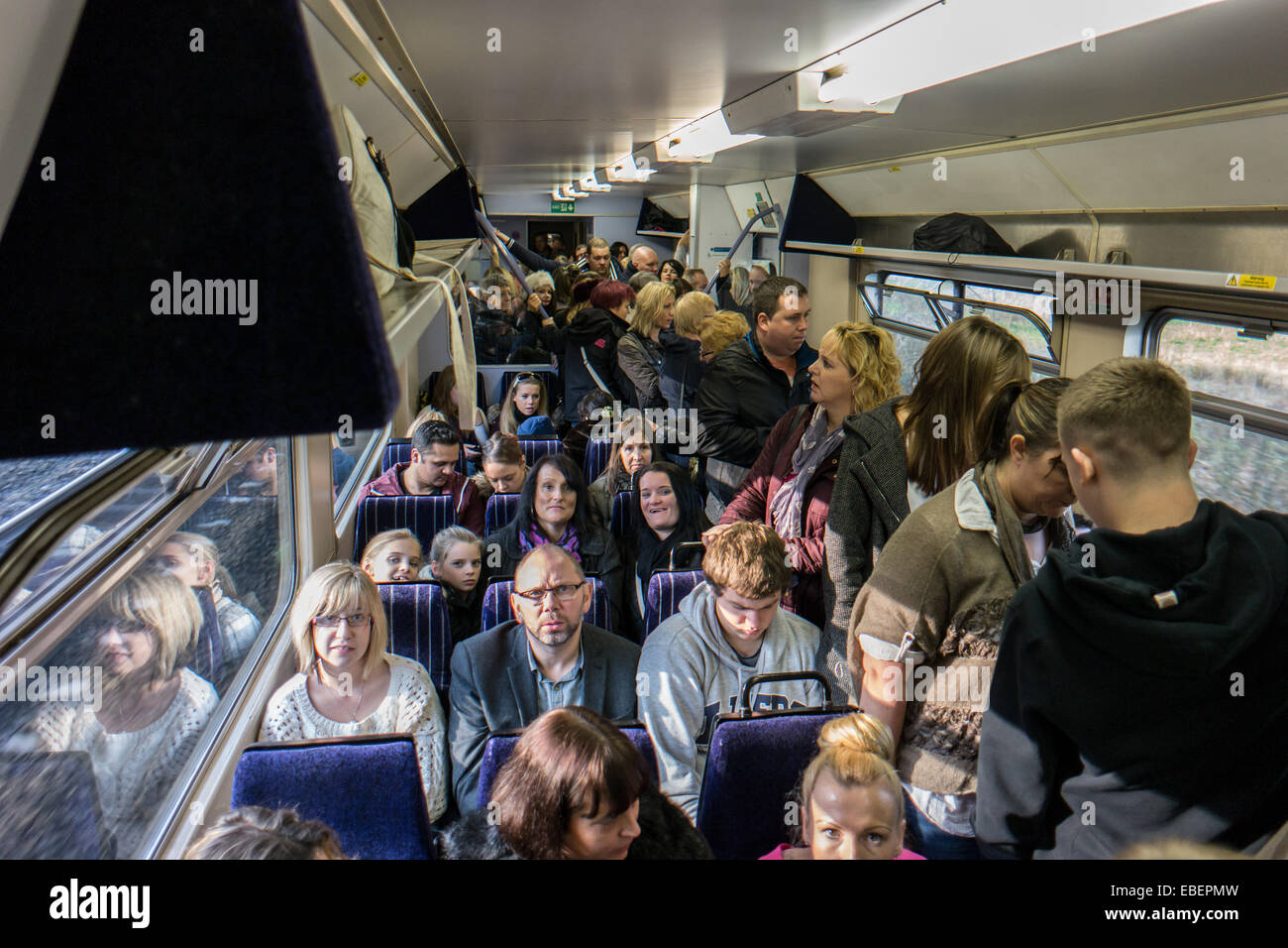 Packed trains hi-res stock photography and images - Alamy