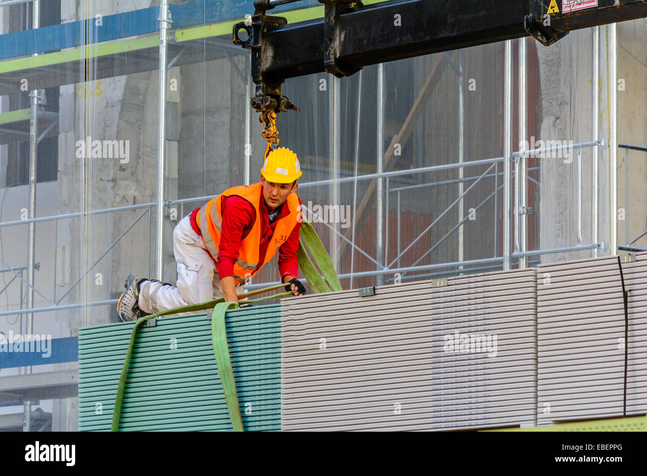Construction worker working on hi-res stock photography and images - Alamy
