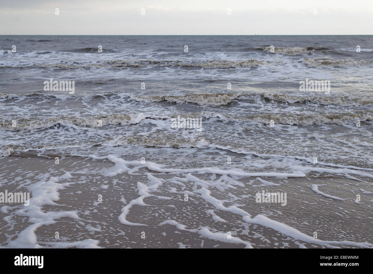 Windy day waves hi-res stock photography and images - Alamy