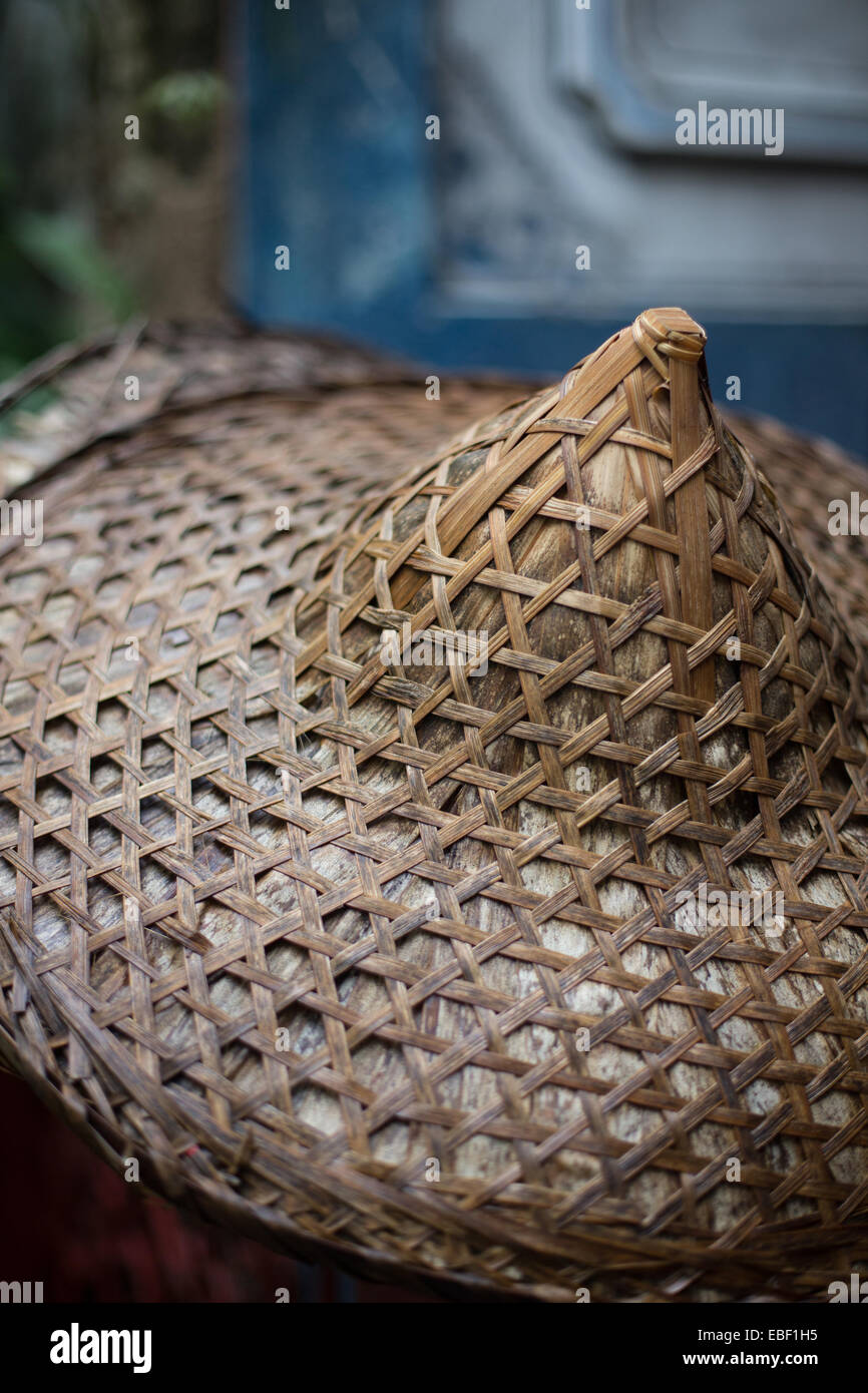 Conical straw hat hi-res stock photography and images - Alamy