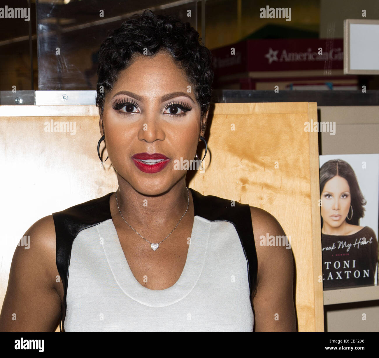 Recording artist Toni Braxton signs copies of her book 'Unbreak My ...