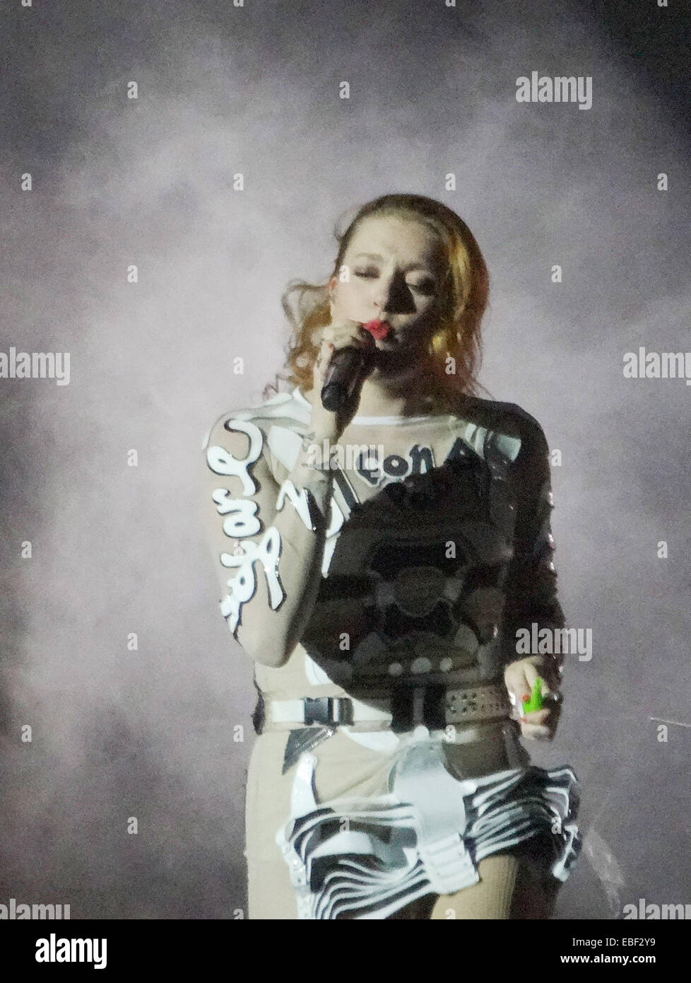 Icona pop hi-res stock photography and images - Alamy