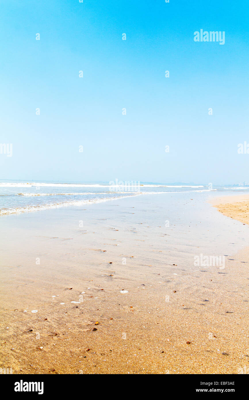Beaches in mumbai hi-res stock photography and images - Alamy