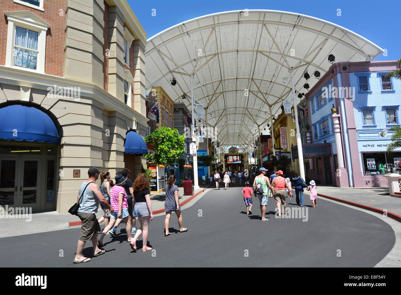 Warner Bros Movie World High Resolution Stock Photography and Images ...