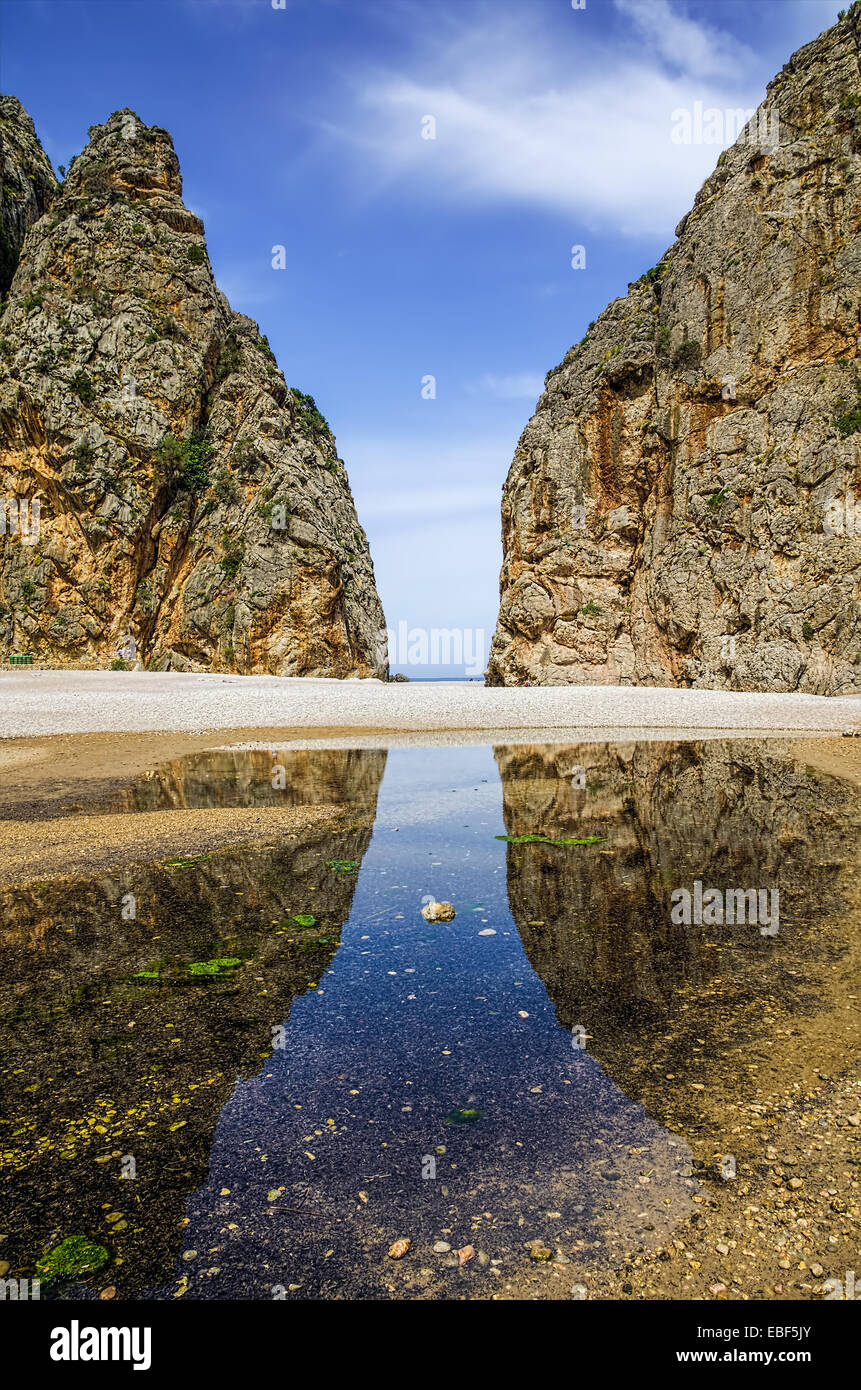 Calm and beautiful scenery hi-res stock photography and images - Alamy