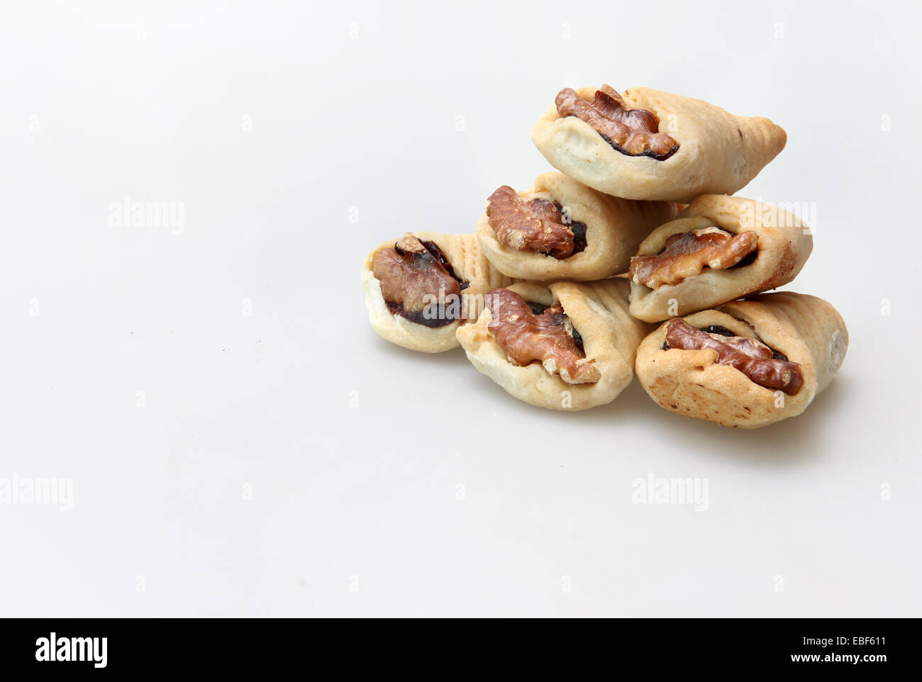 Maamoul baklava traditional levant dessert hi-res stock photography and ...