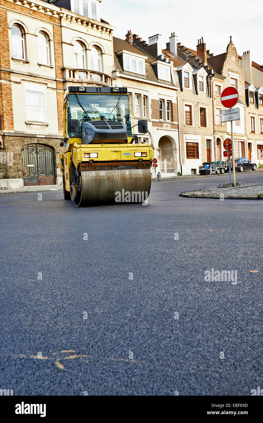 Roller compactor hi-res stock photography and images - Alamy