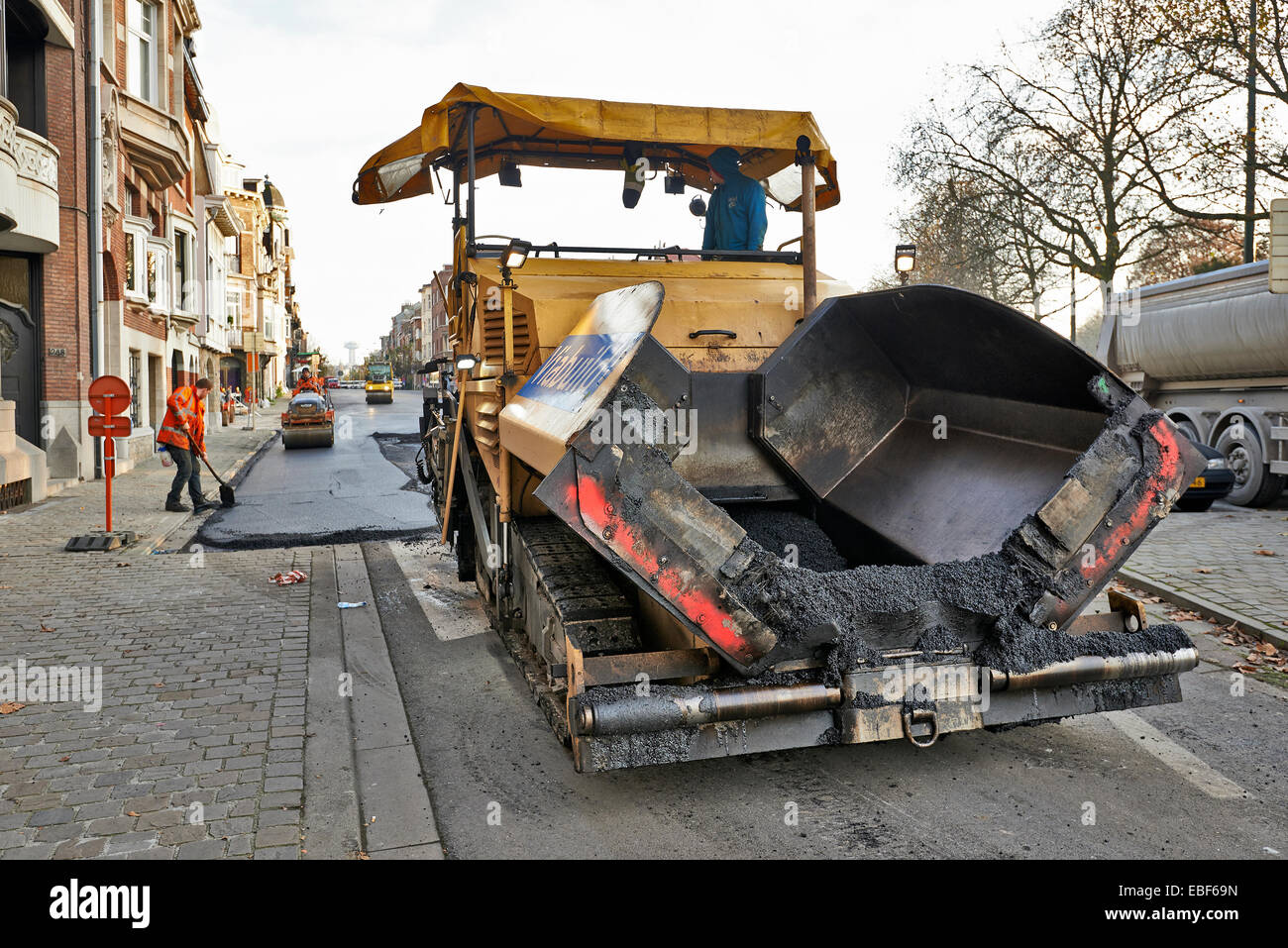 Asphalt Spreader High Resolution Stock Photography and Images - Alamy