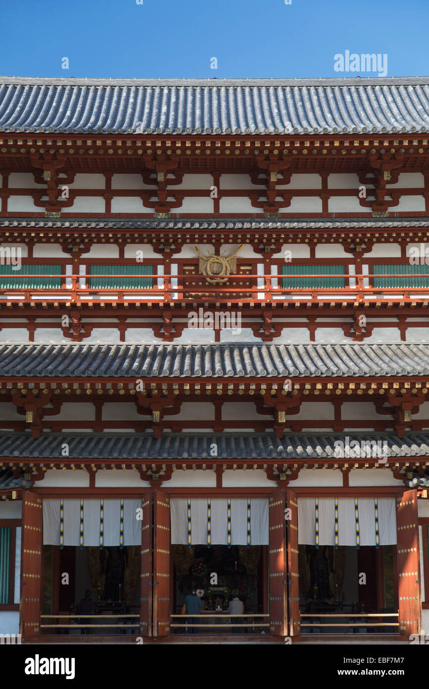 Main Hall at Yakushiji Temple (UNESCO World Heritage Site), Nara ...