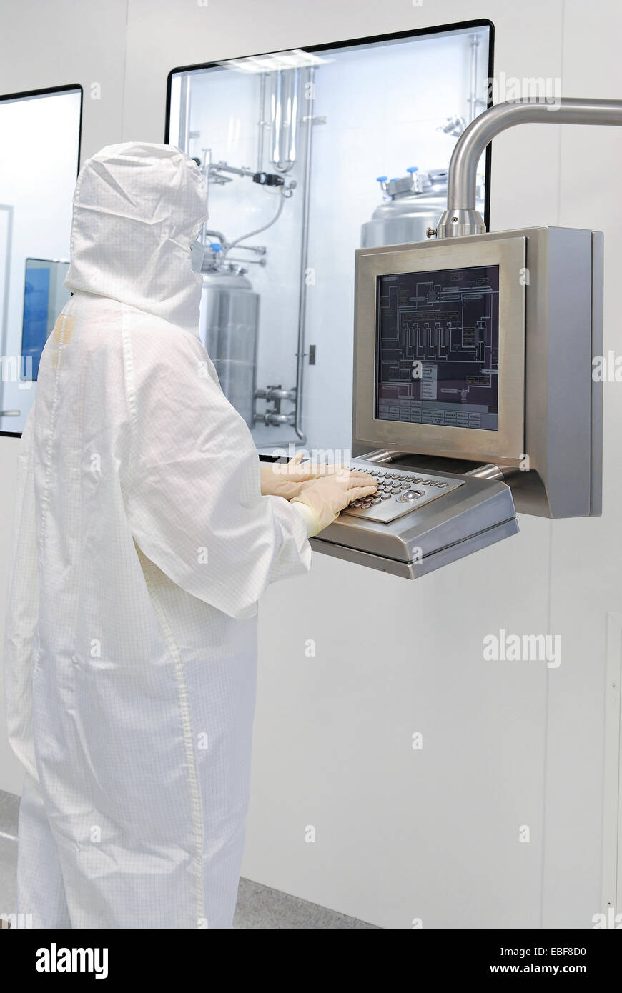 Cleanroom Worker High Resolution Stock Photography and Images - Alamy