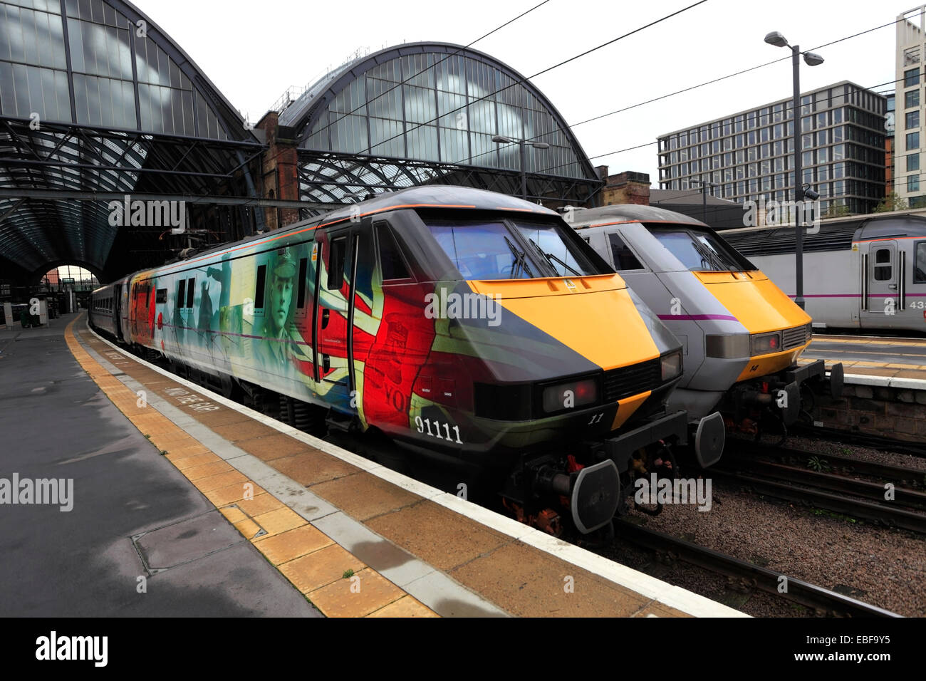 91111 in the For the Fallen livery, Kings Cross railway station, East ...