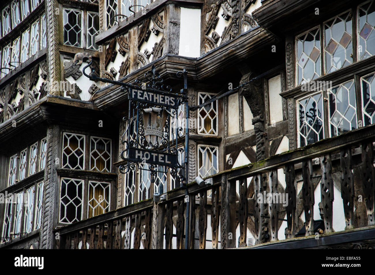Tudor style hotel hi-res stock photography and images - Alamy