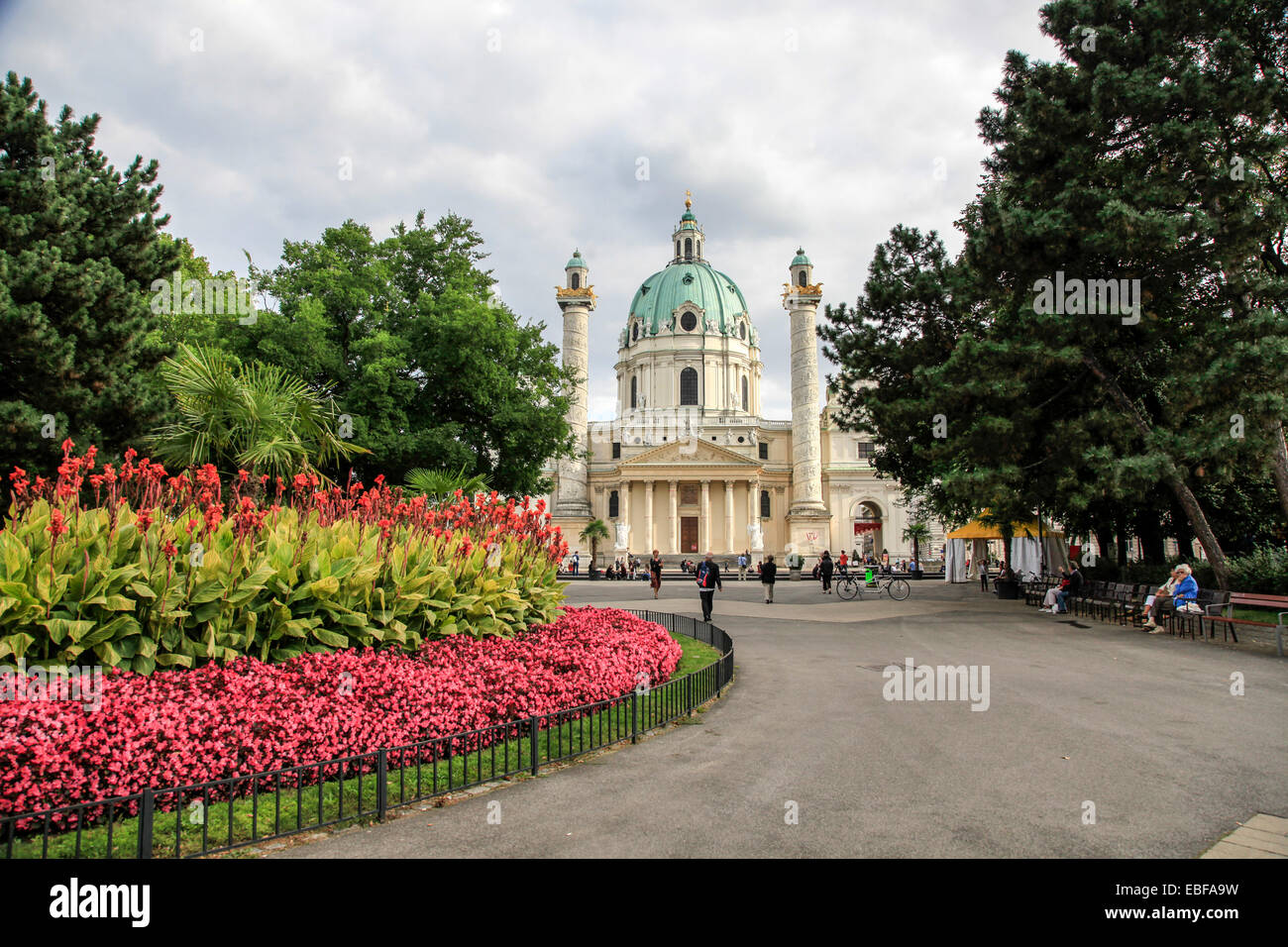 Vienna, Karlsplatz, (Karlskirche) St. Charles Church Stock Photo - Alamy