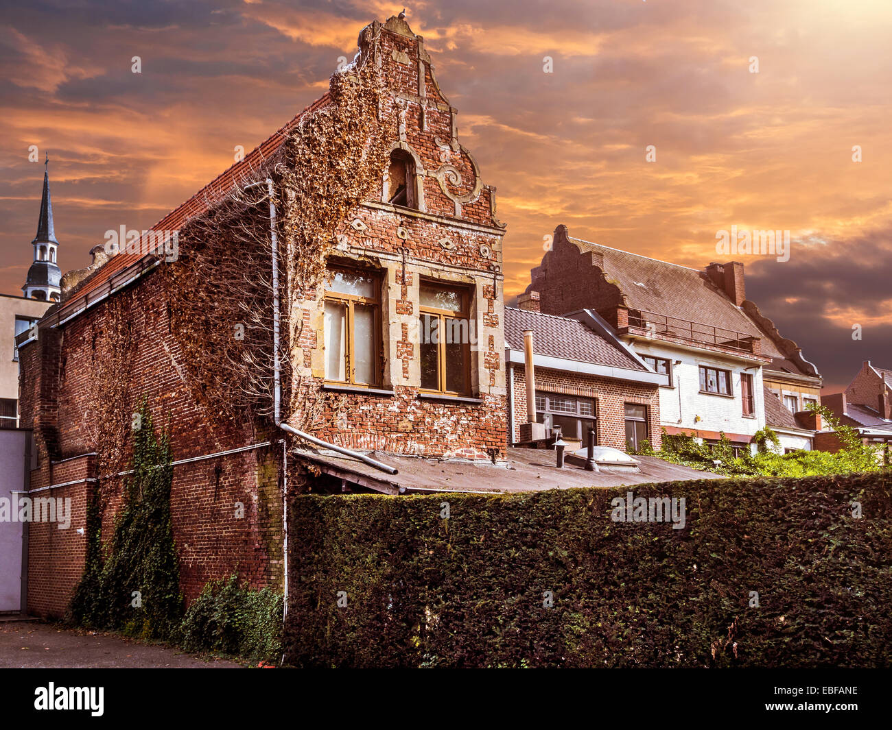 Gloomy old building hi-res stock photography and images - Alamy