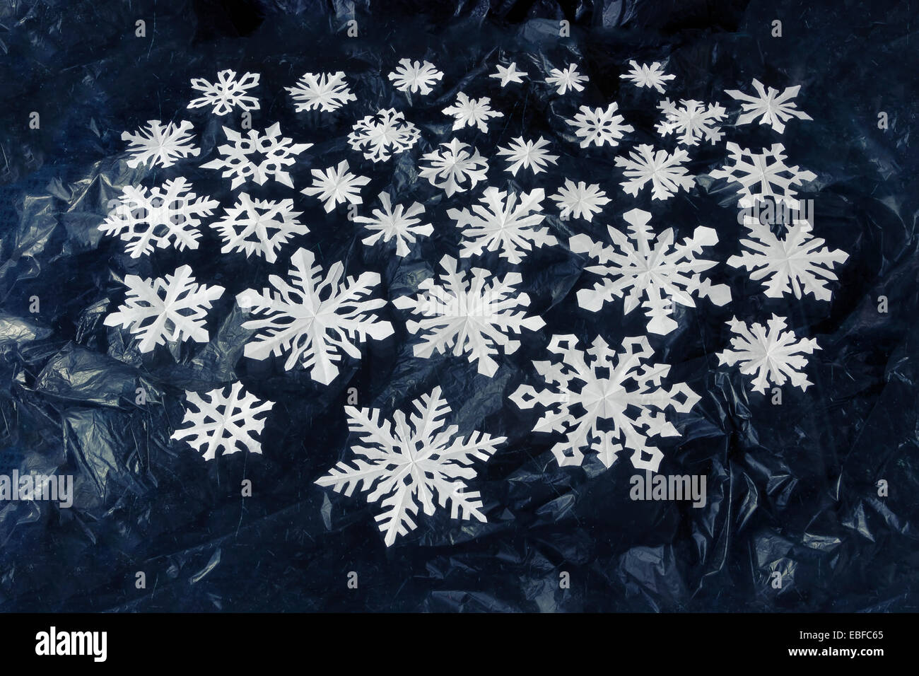 Dark blue snow background hi-res stock photography and images - Alamy