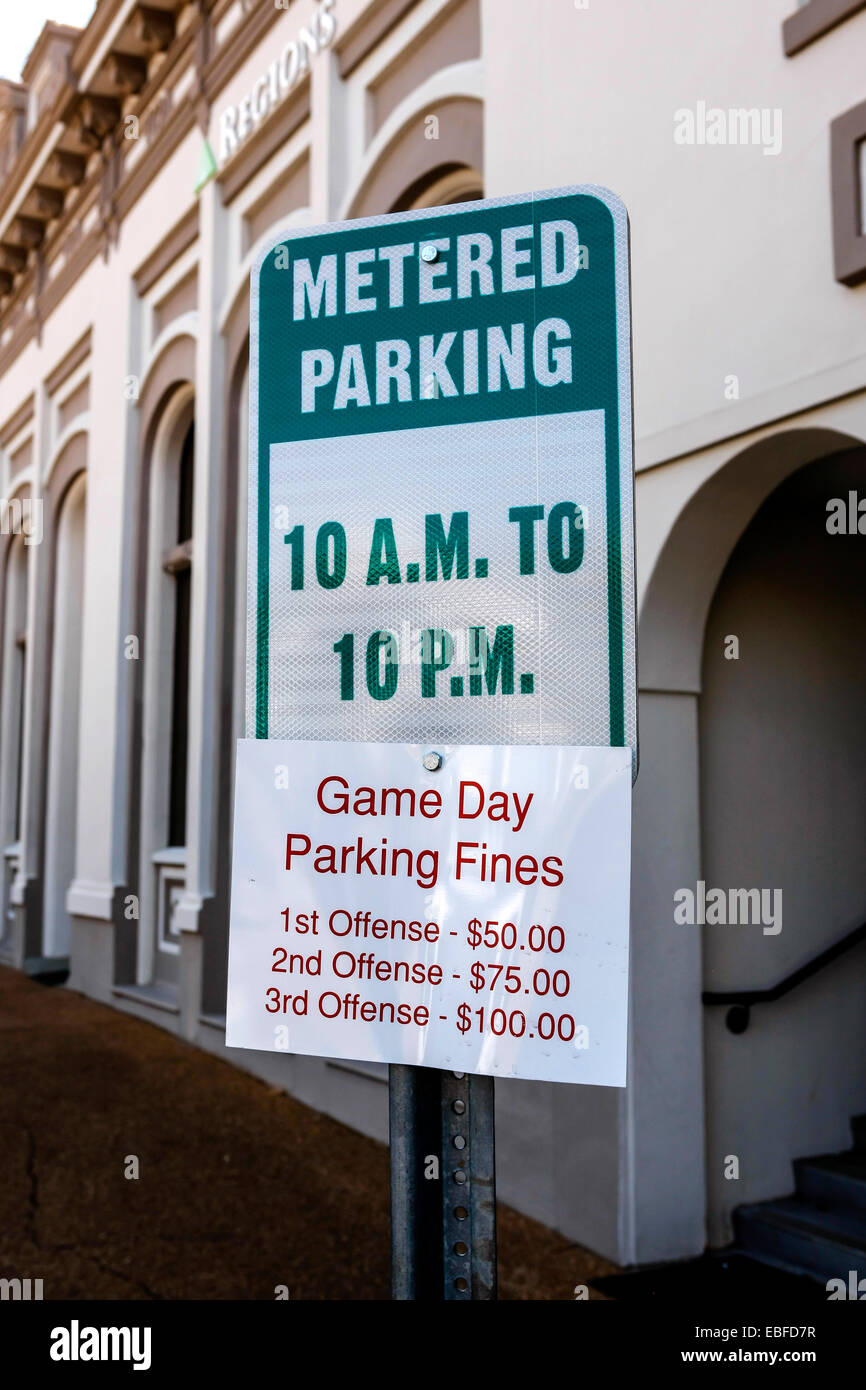 Curbside sign hi-res stock photography and images - Alamy