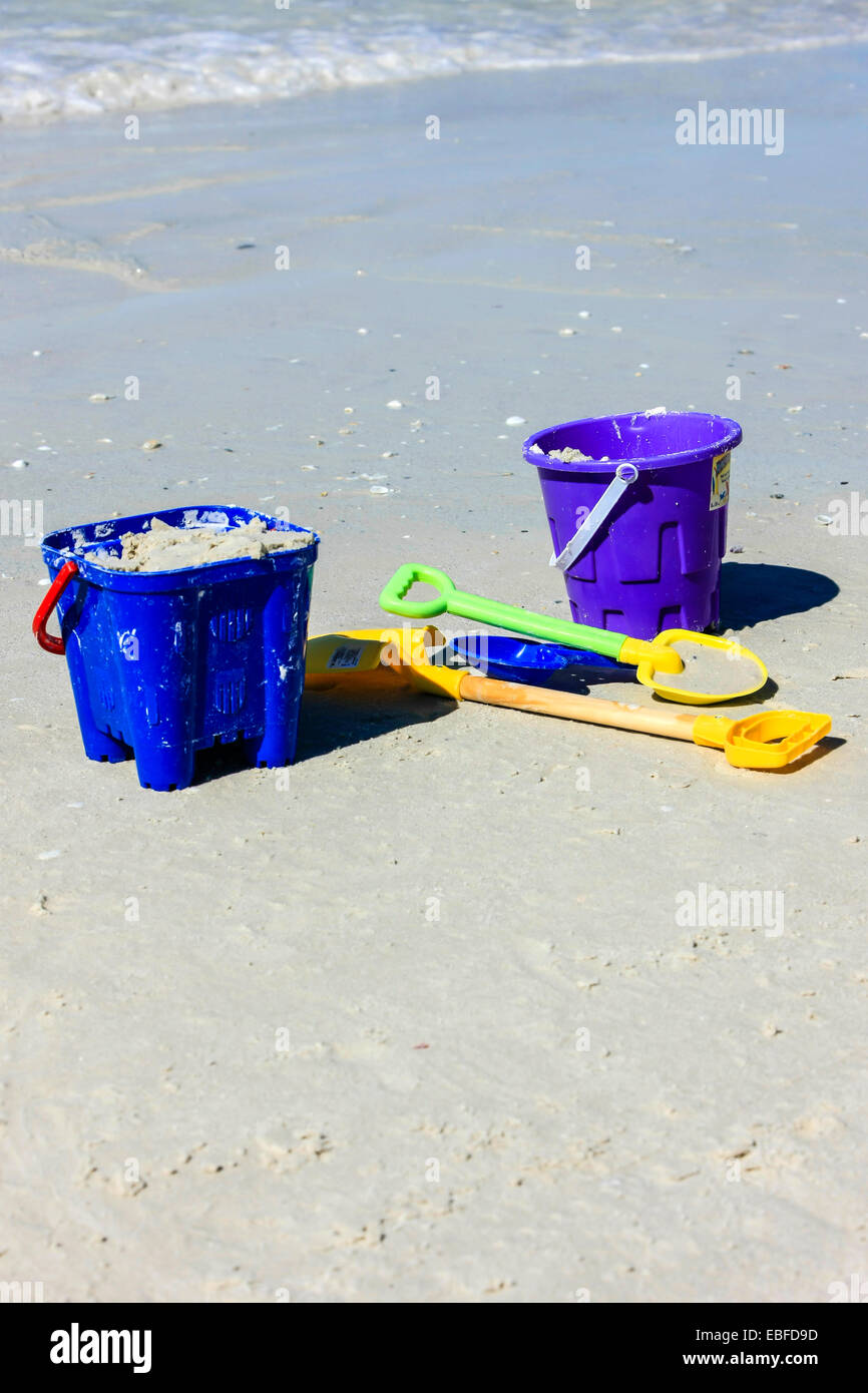 Sand spades hi-res stock photography and images - Alamy