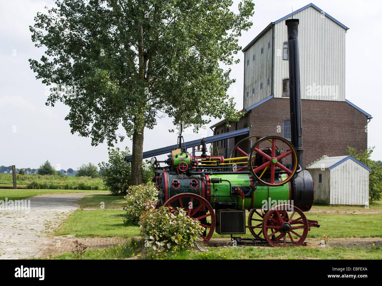 Steam machine hi-res stock photography and images - Alamy