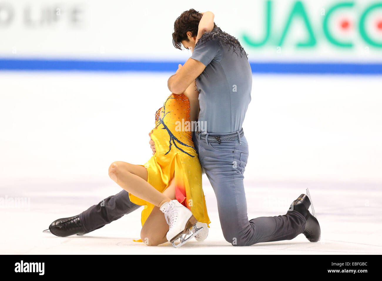 Osaka, Japan. 30th Nov, 2014. Kaitlyn Weaver & Andrew Poje (CAN) Figure ...