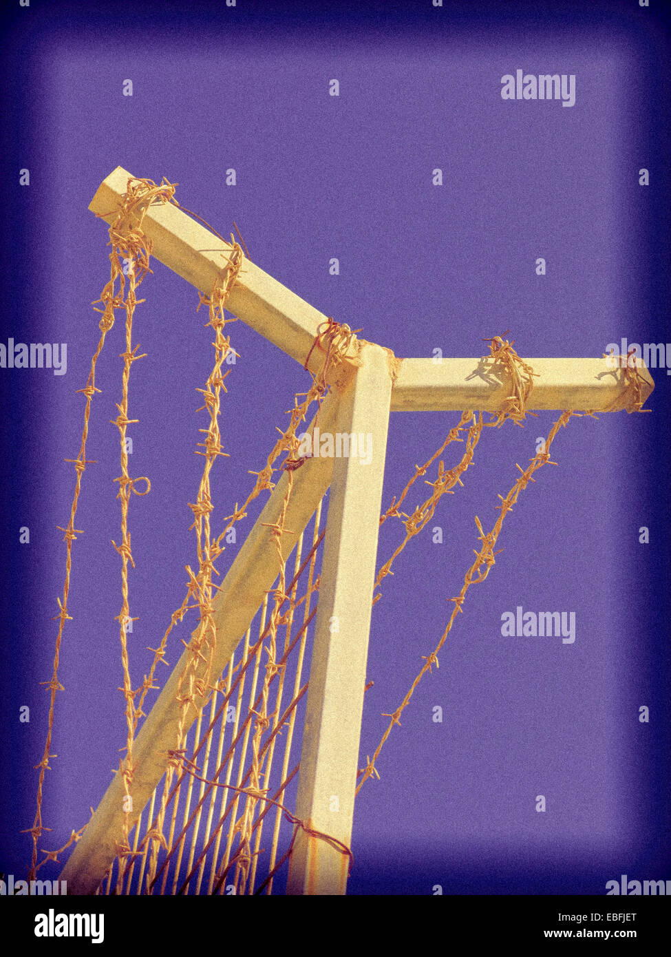 Y shaped barbed wire fence hi-res stock photography and images - Alamy