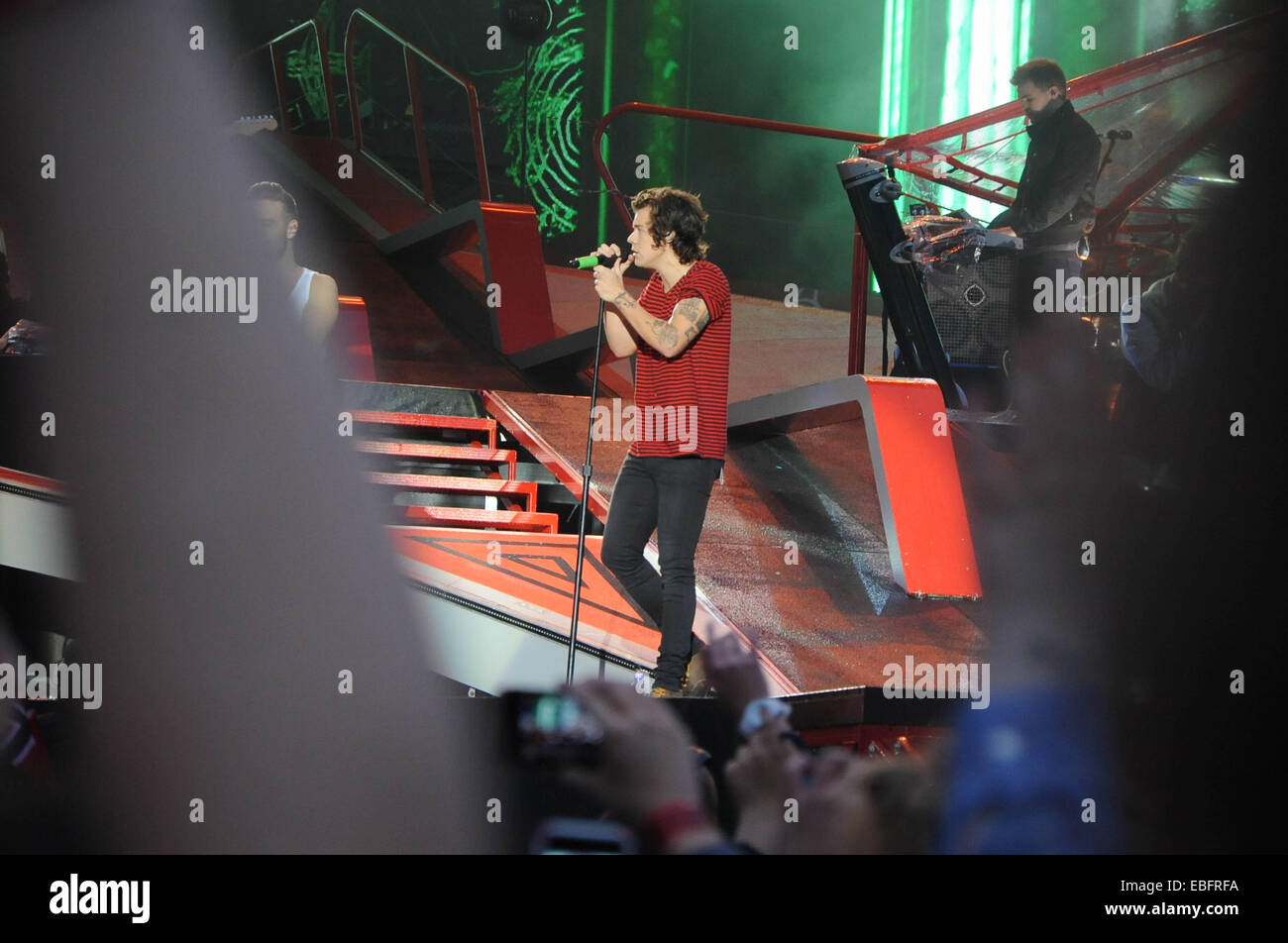 One Direction kick off 'Where We Are Tour' in Sunderland Featuring ...