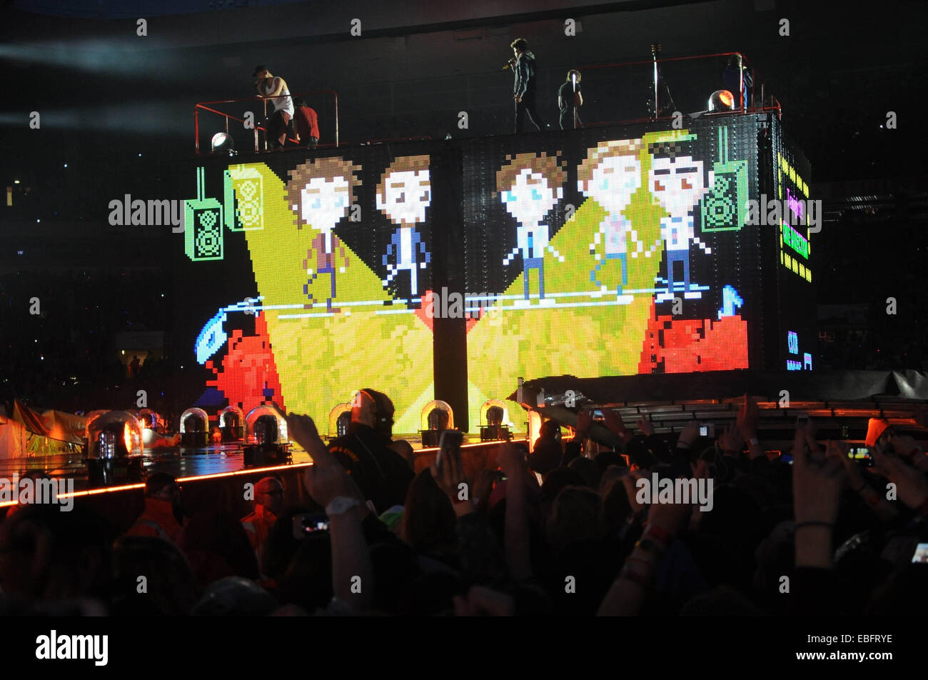 One Direction kick off 'Where We Are Tour' in Sunderland Featuring ...
