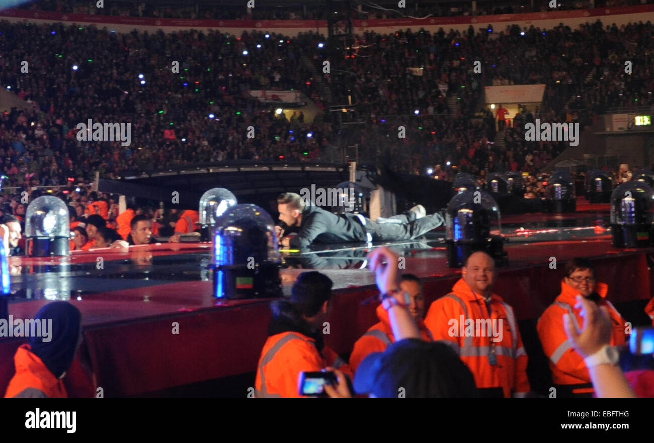 One Direction kick off 'Where We Are Tour' in Sunderland Featuring ...