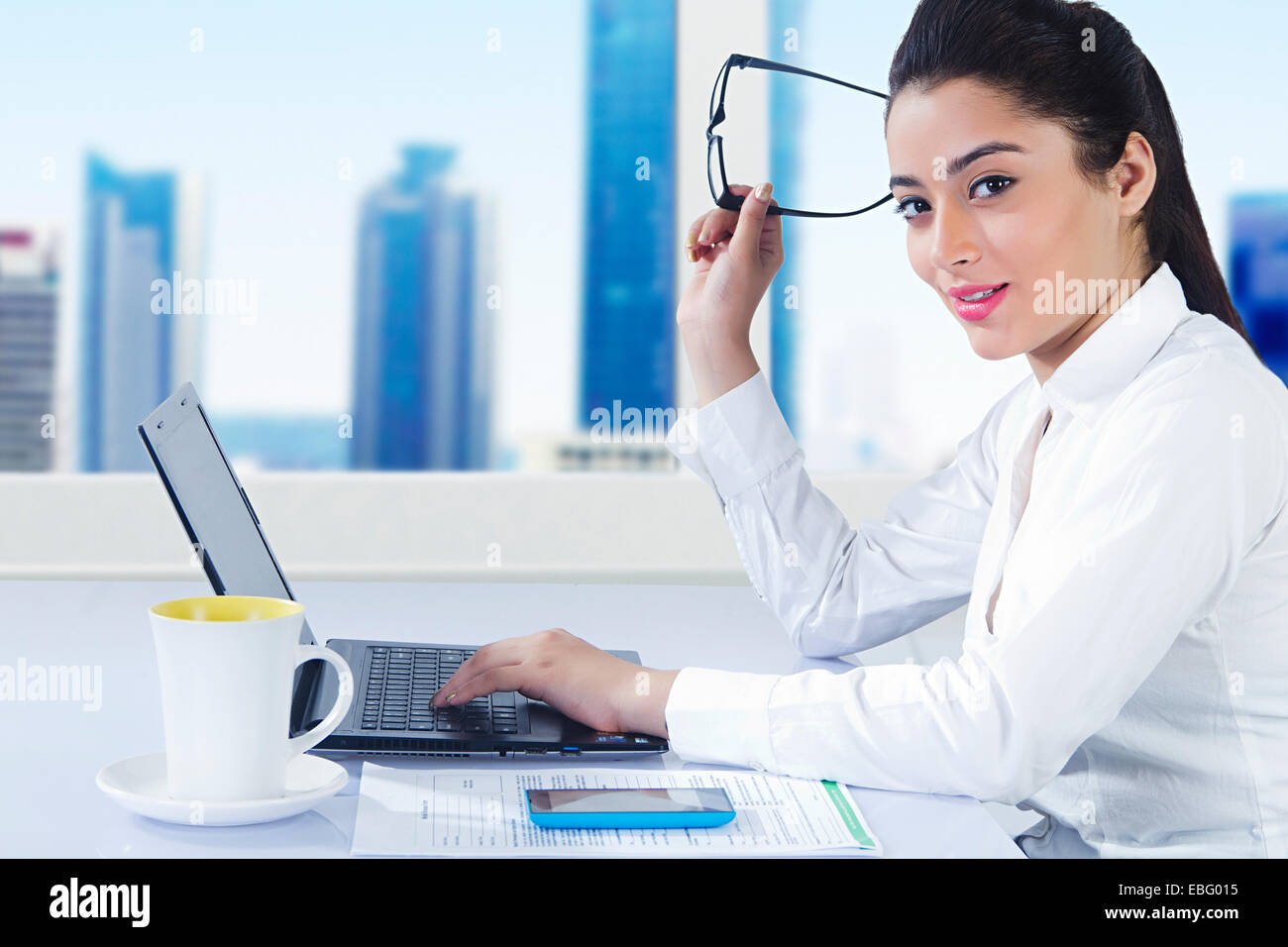 Reading employee woman laptop hi-res stock photography and images - Alamy