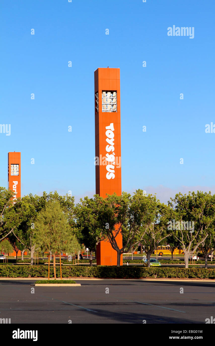 Toysrus toy store hi-res stock photography and images - Alamy