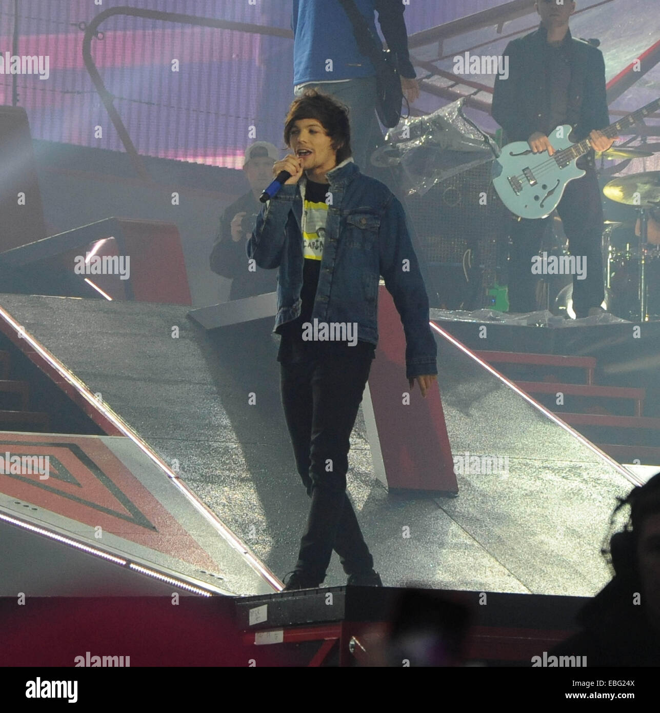 Louis tomlinson world tour hi-res stock photography and images - Alamy