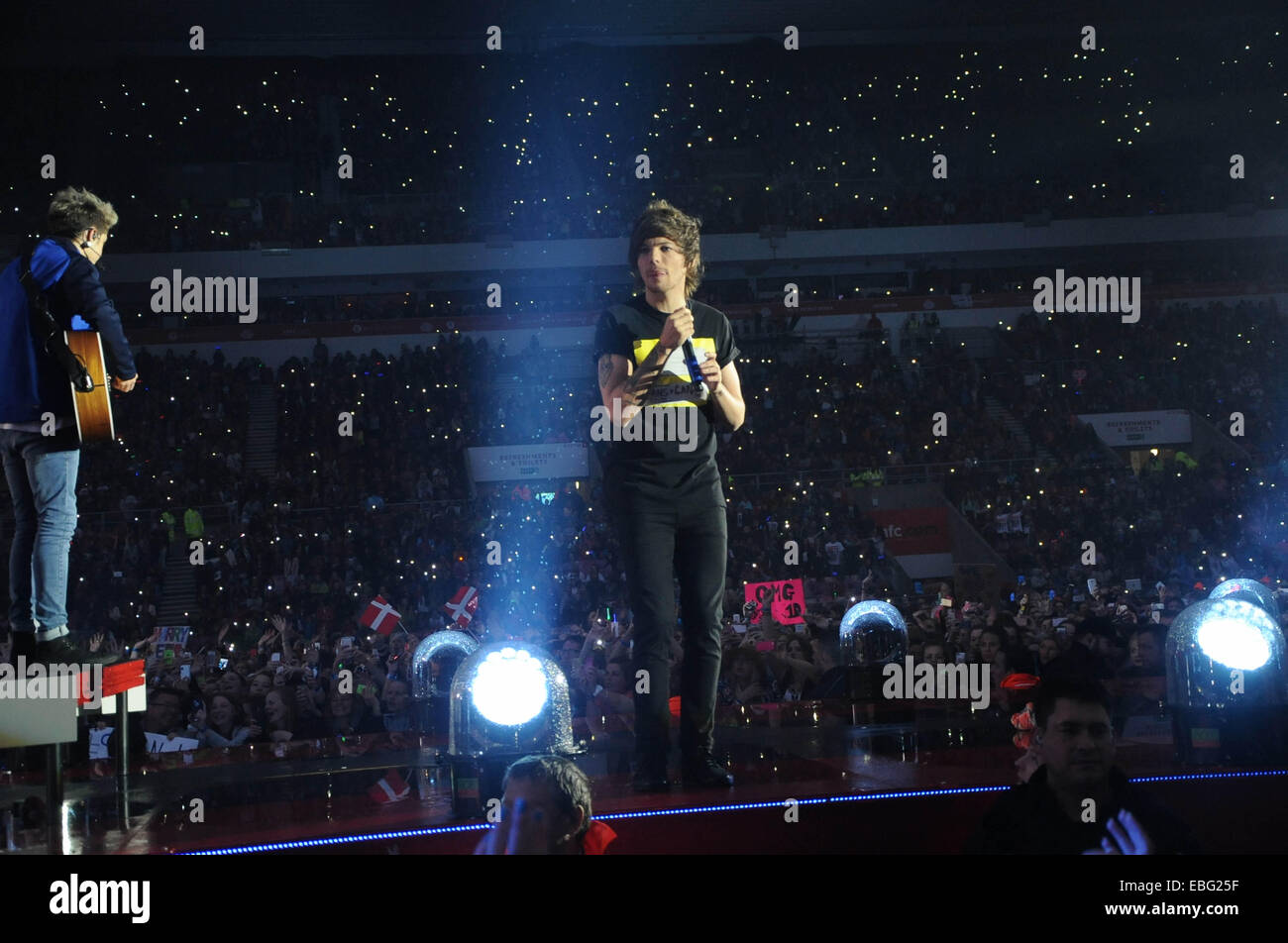 One Direction kick off 'Where We Are Tour' in Sunderland Featuring ...