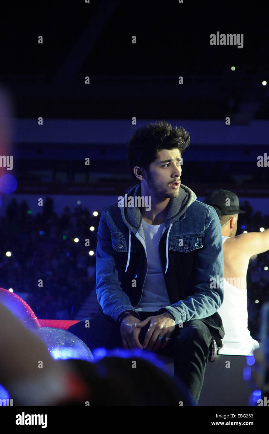 One Direction kick off 'Where We Are Tour' in Sunderland Featuring ...