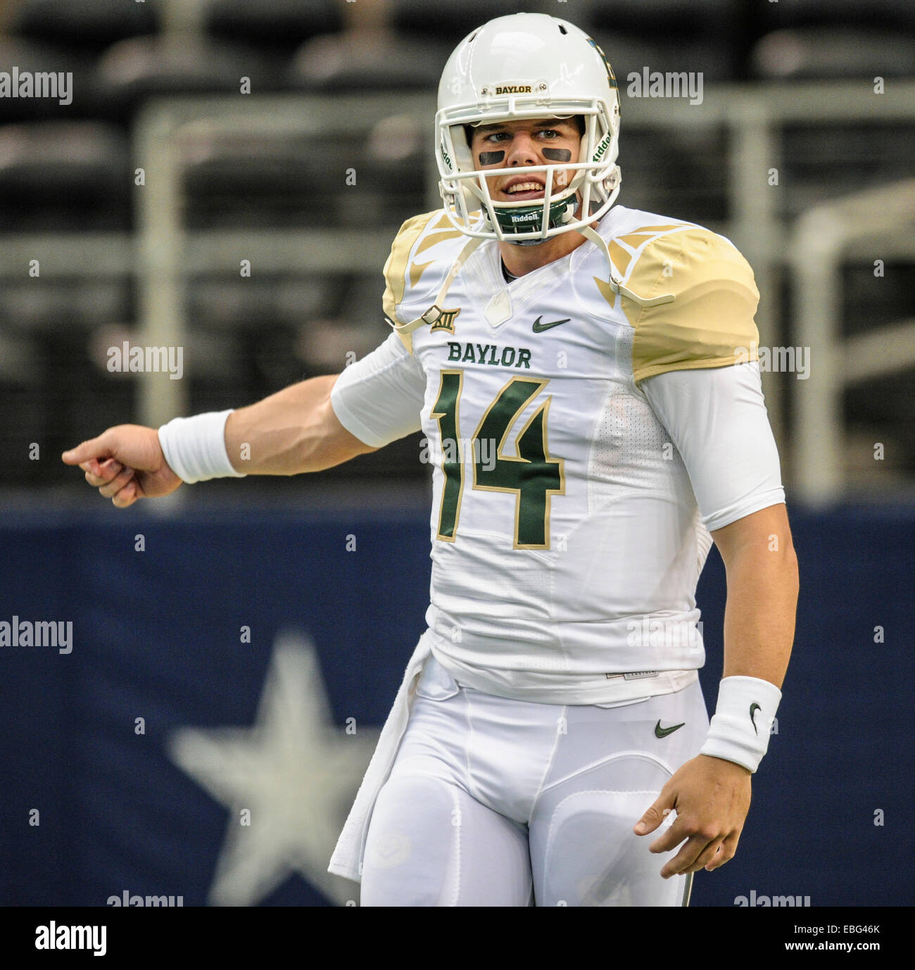 Baylor quarterback Bryce Petty (14) during pregame warmups prior to the ...