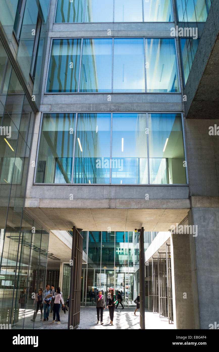 Italy, Milan, students between the architectures of the Bocconi ...