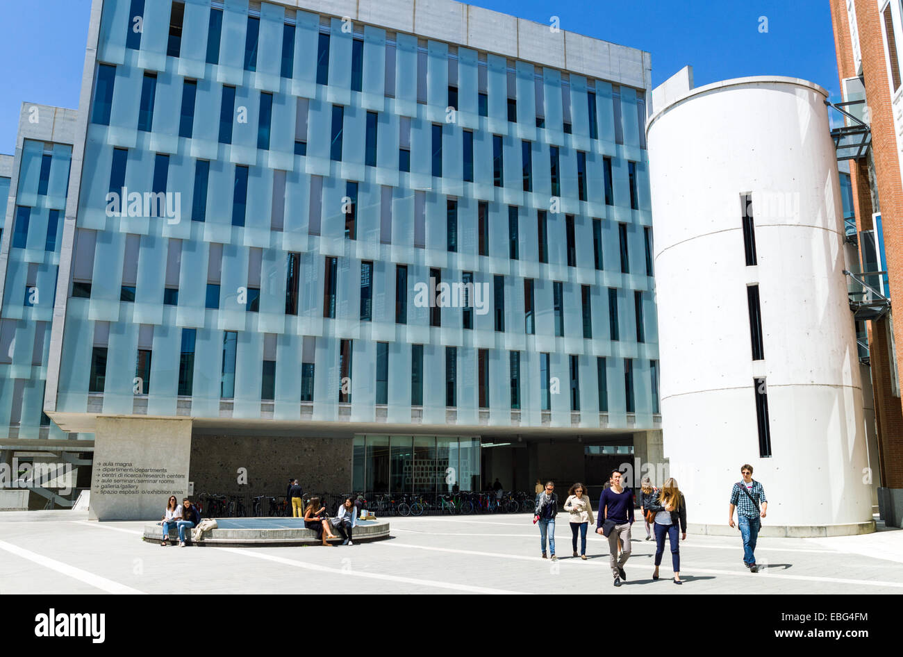 Italy, Milan, students between the architectures of the Bocconi ...