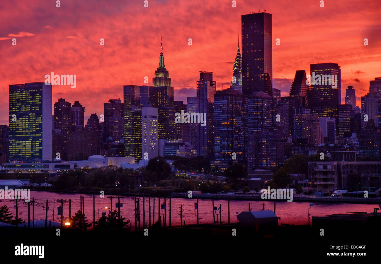 Manhattan skyline at dusk Stock Photo - Alamy
