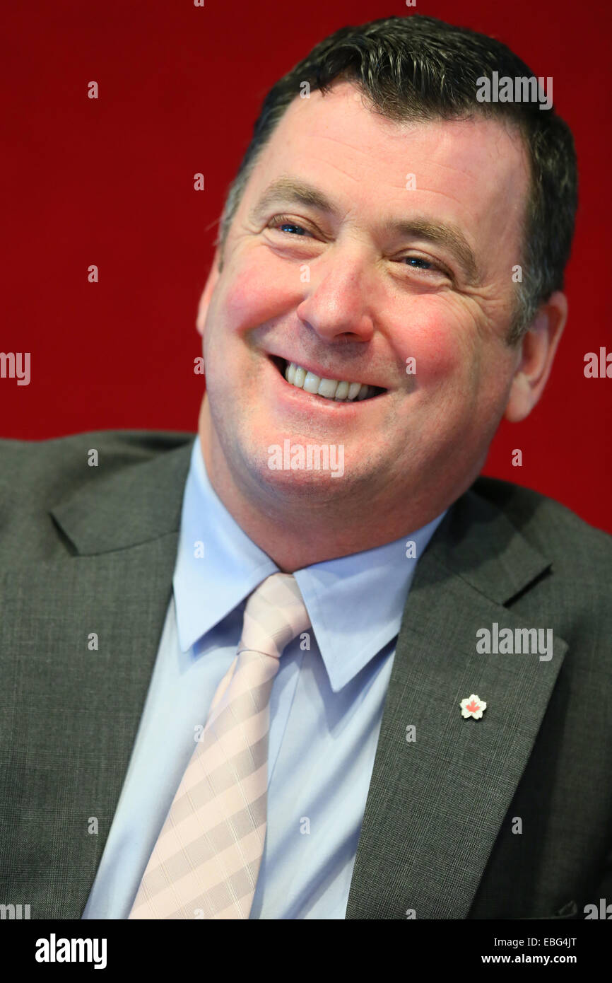 Skating with a coach hi-res stock photography and images - Alamy