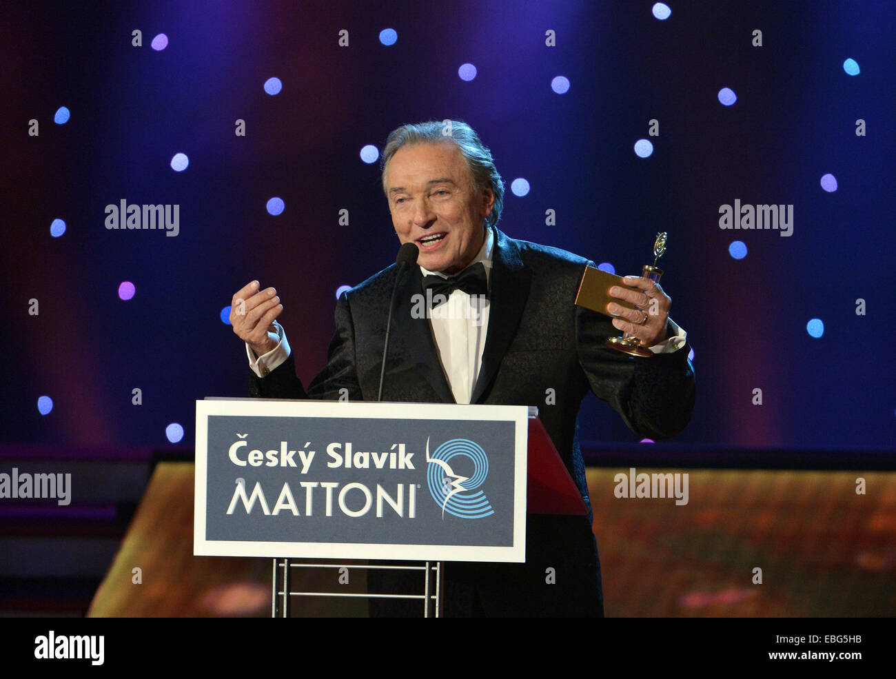 Prague, Czech Republic. 29th Nov, 2014. Czech pop music singers Karel ...