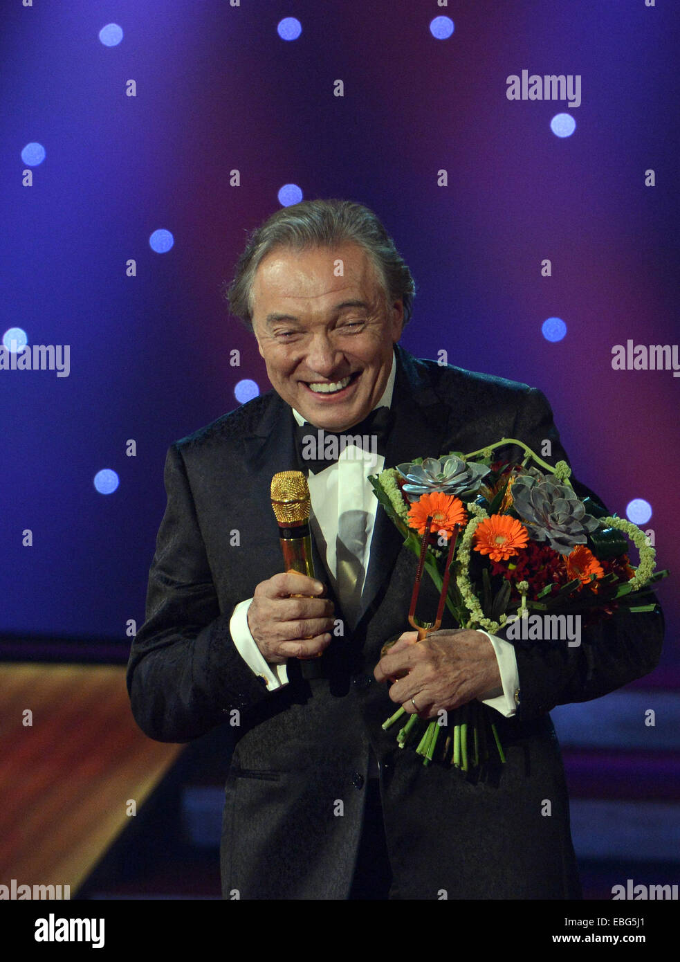 Prague, Czech Republic. 29th Nov, 2014. Czech pop music singers Karel ...