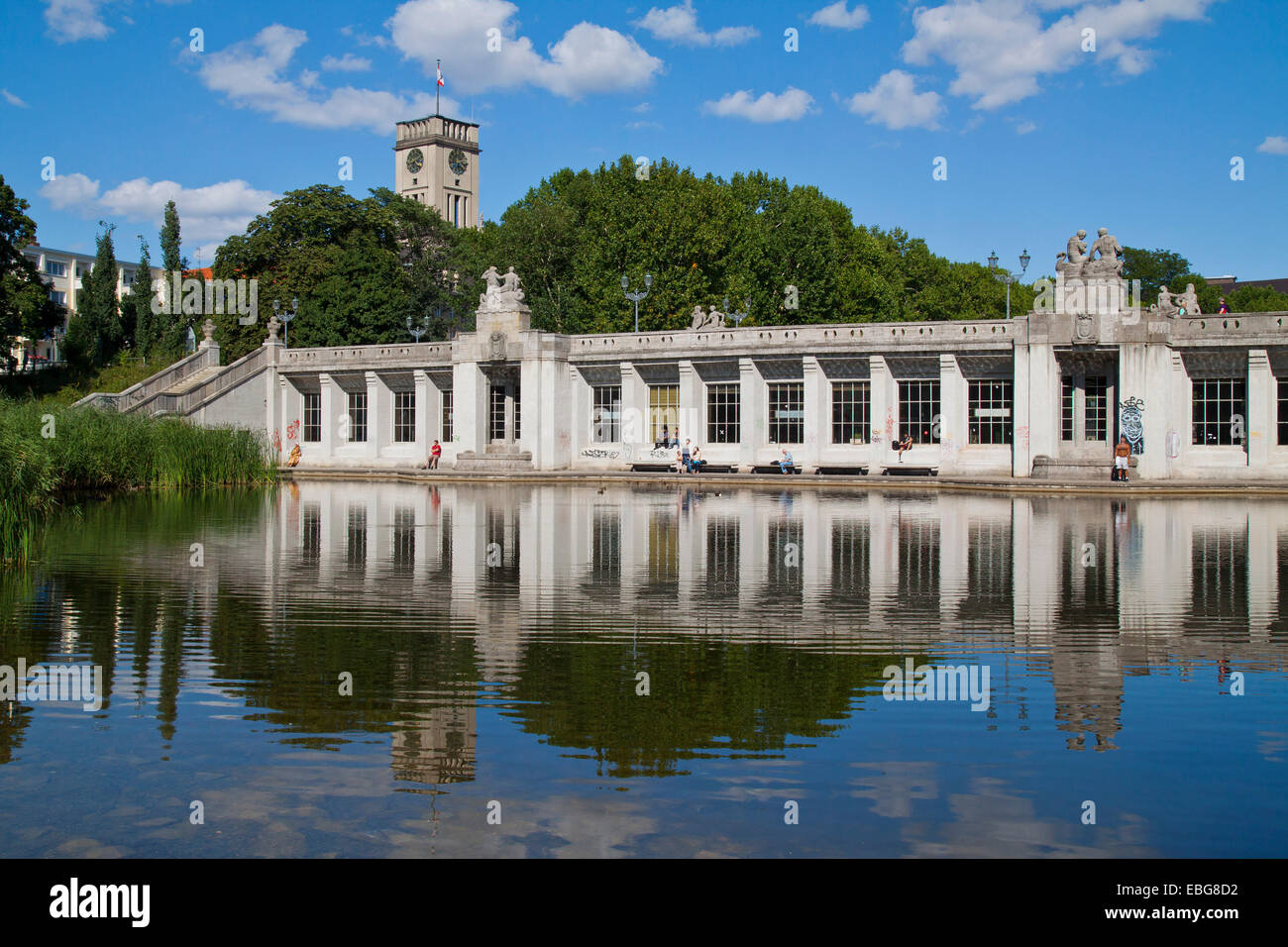 Rathaus Schoeneberg underground station with Rathaus Schoeneberg at ...