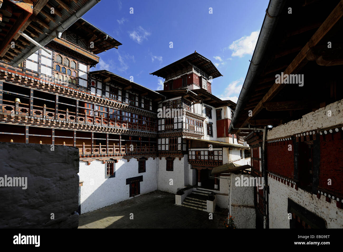 Trongsa Dzong fortress, Trongsa, Trongsa District, Bhutan Stock Photo ...